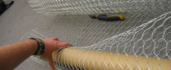 How high do fences need to be for chickens? - Cluckin